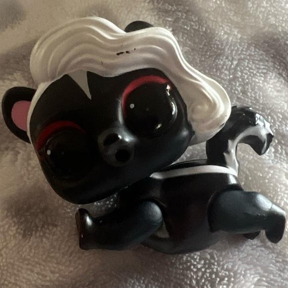 L.O.L. Surprise! | Toys | Lol Surprise Pets Confetti Pop Black Tie ...